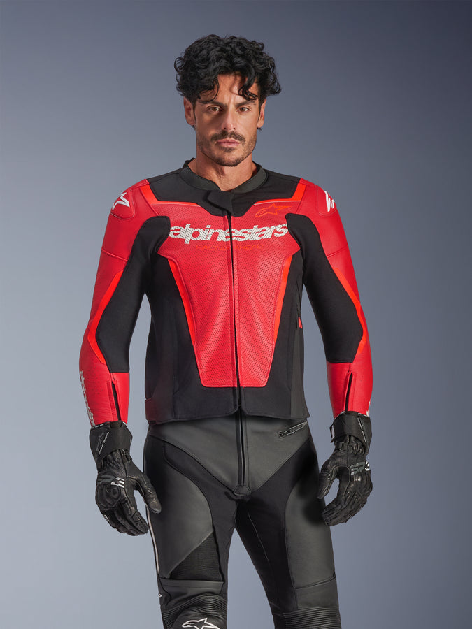GP Plus V4 Leather Suit - Motorcycle One Piece Suits | Alpinestars®